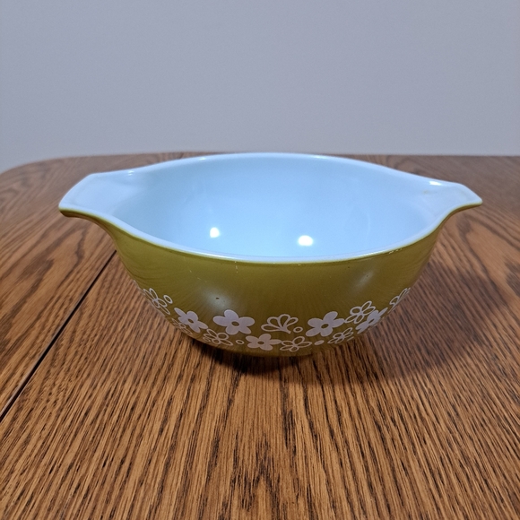 Pyrex | Kitchen | Pyrex Vintage 442 Spring Blossom Cindarella Bowl 12 ...